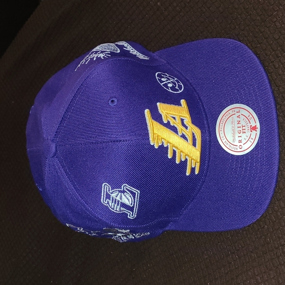 Mitchell & Ness | Accessories | New La Lakers Mitchell And Ness Hat ...